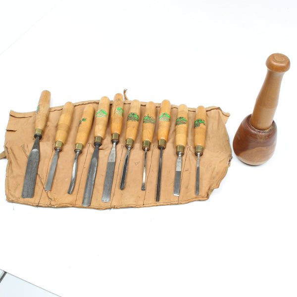 2 Addis and 2 Unnamed Carving Tools – OldTools.co.uk