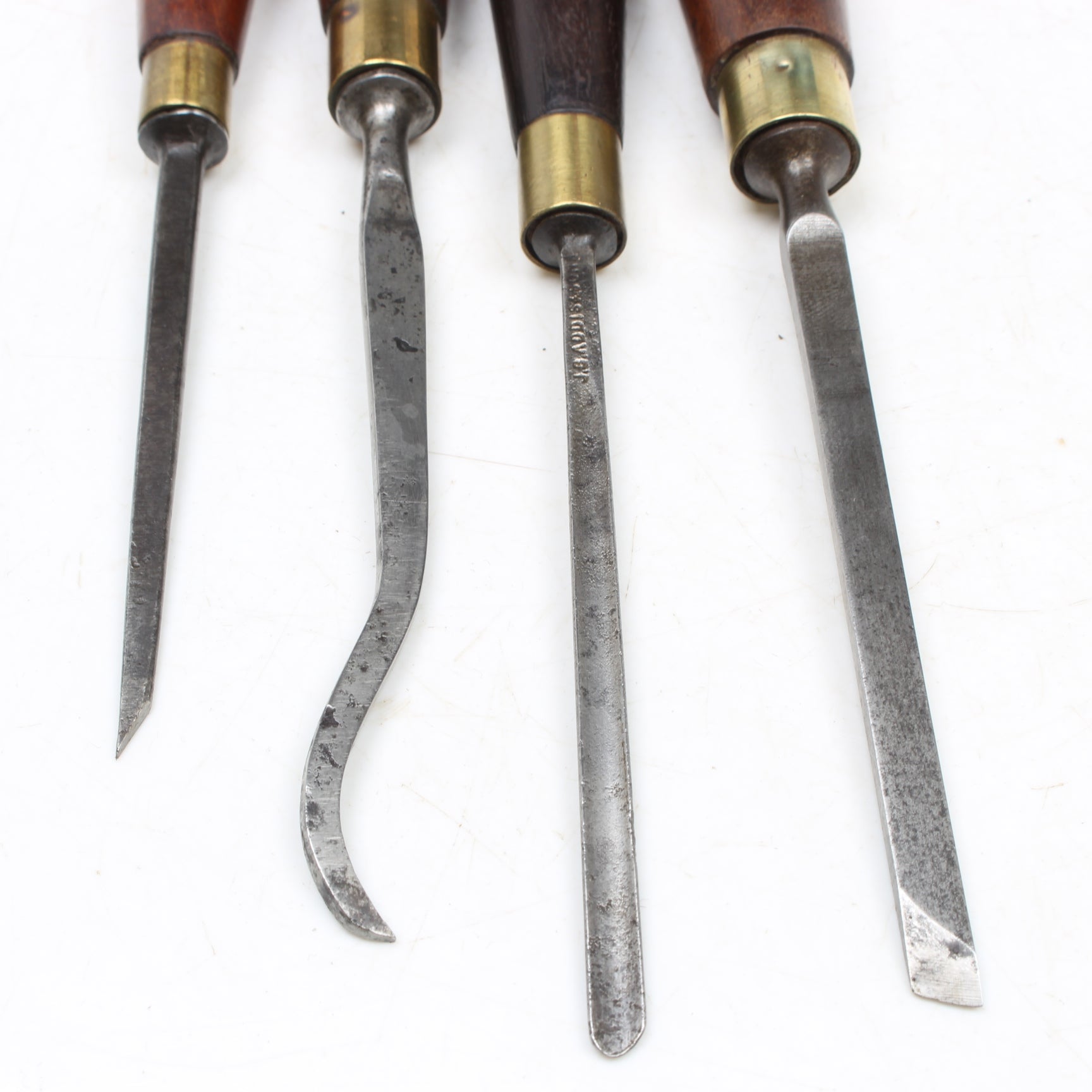 2 Addis and 2 Unnamed Carving Tools – OldTools.co.uk